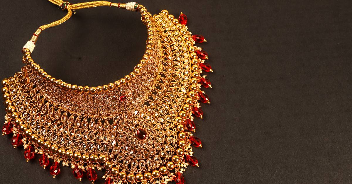 The Best Necklaces For Women With Short Hair - Outfit Galore
