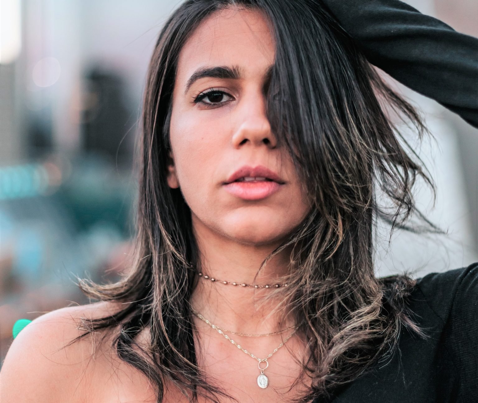 What Necklace To Wear With One Shoulder Dress - Outfit Galore