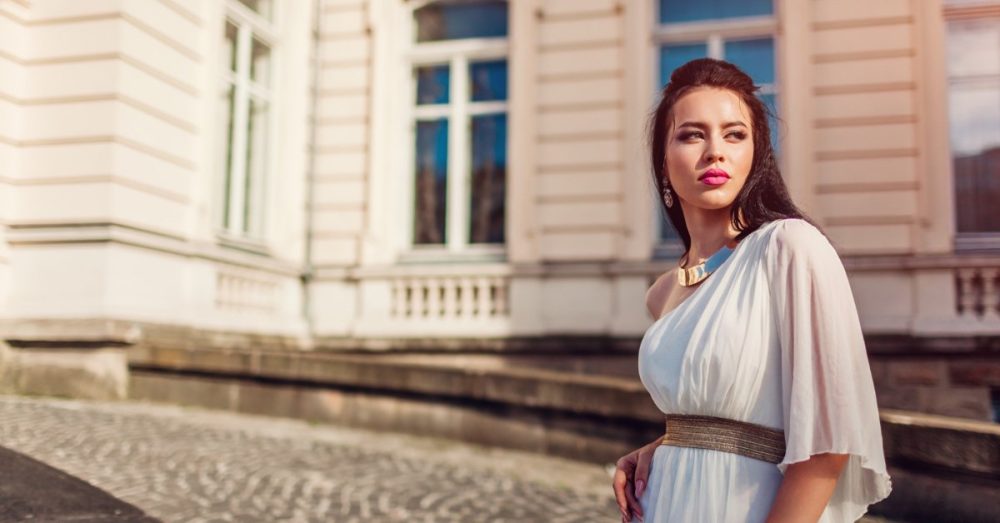 What Necklace To Wear With One Shoulder Dress - Outfit Galore