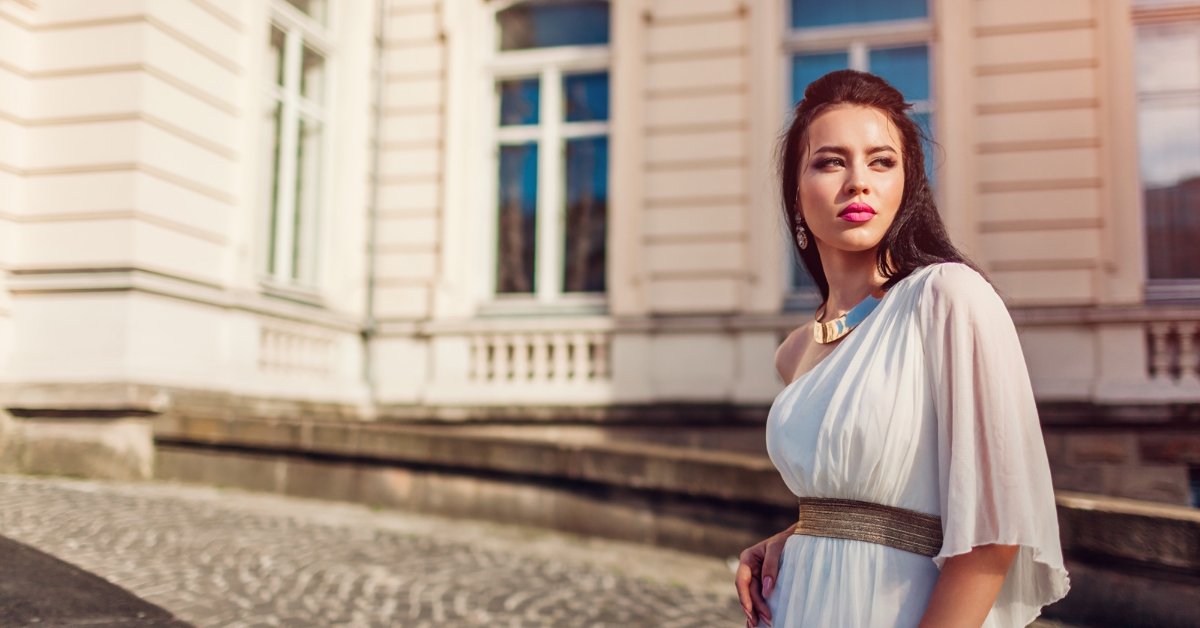 What Necklace To Wear With One Shoulder Dress - Outfit Galore