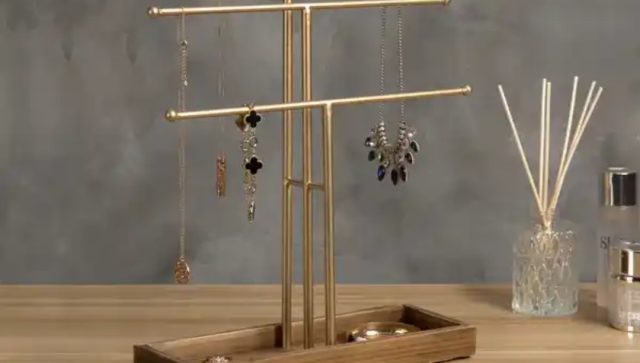 10 Necklace Storage Ideas To Keep Your Jewelry Safe And Organized ...