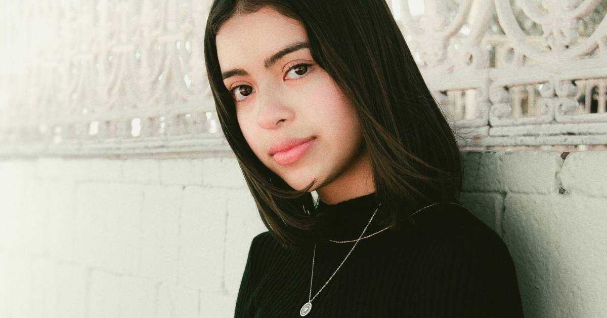 How To Wear Necklaces With Turtlenecks - Outfit Galore