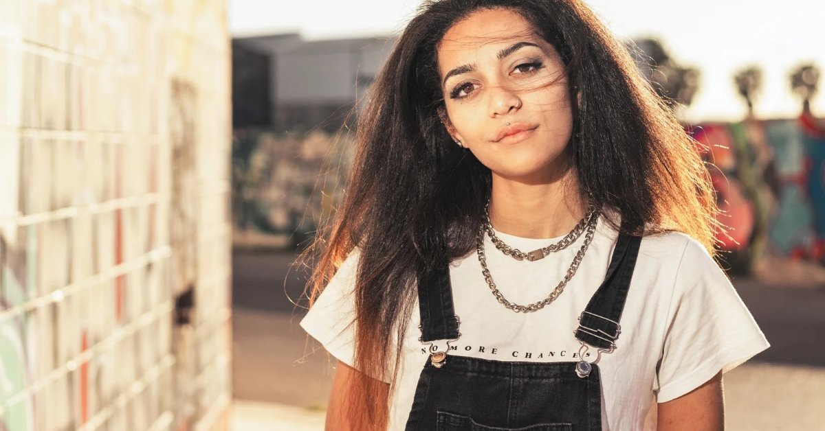 How To Dress Up Your Casual Outfits With Necklaces - Outfit Galore