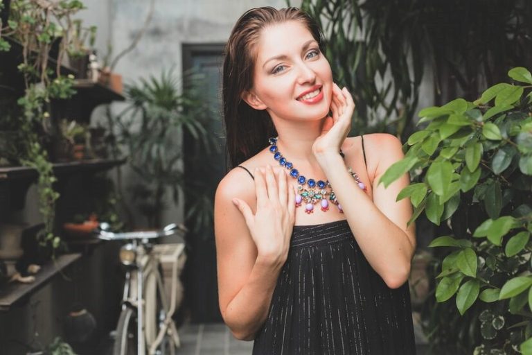 What Is Statement Jewelry? - Outfit Galore
